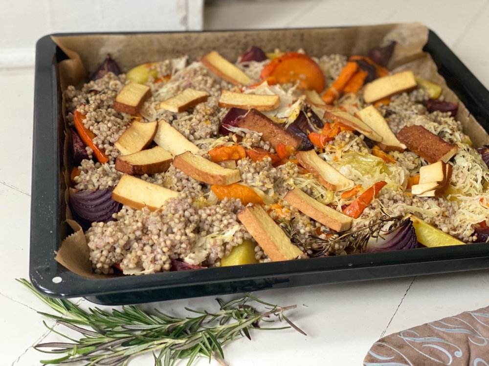 Podzimní zelenina s pohankou a pickles - GOODIE